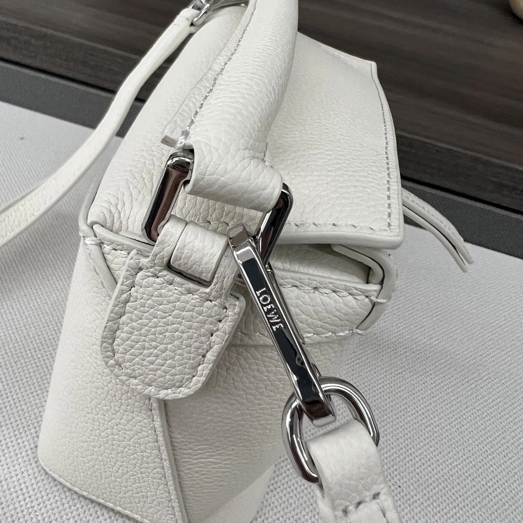 Inexpensive Loewe Puzzle Bags
