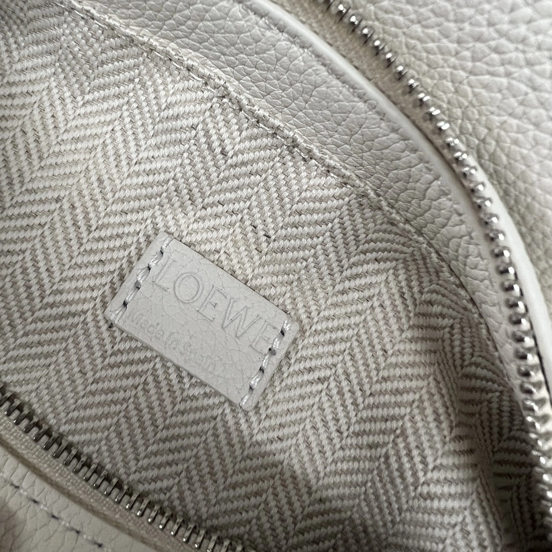 Inexpensive Loewe Puzzle Bags