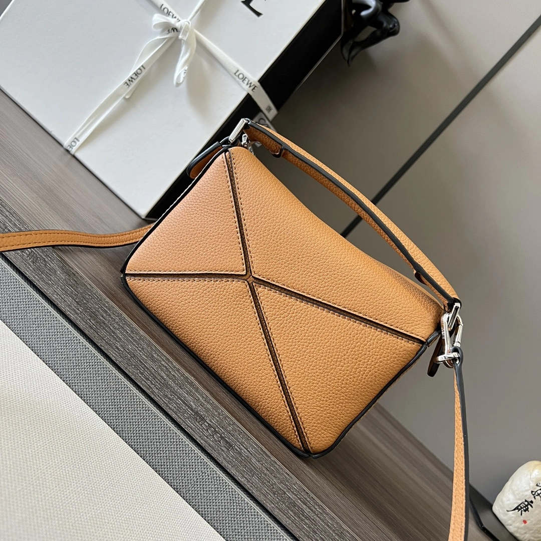 Top match Loewe Puzzle Bags