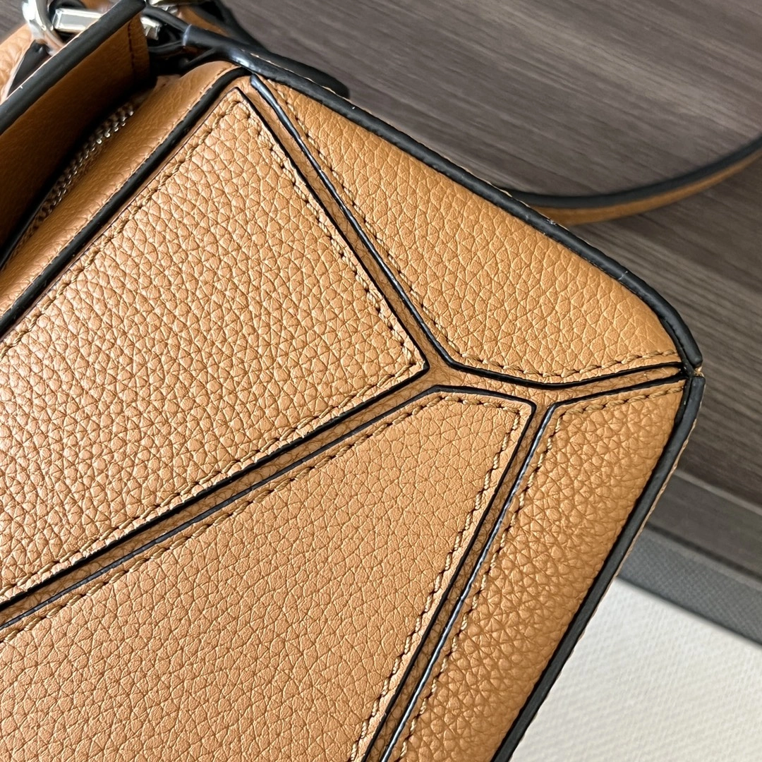 Top match Loewe Puzzle Bags
