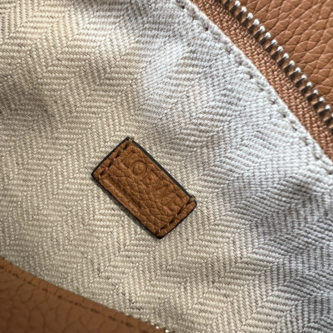 Top match Loewe Puzzle Bags