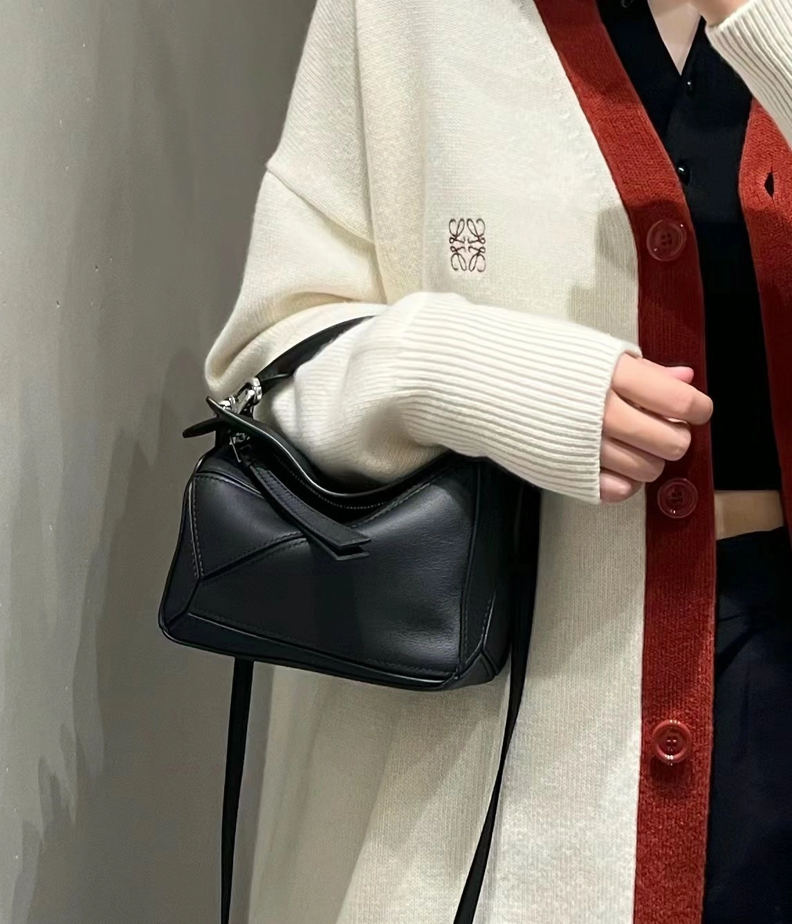 Low-cost Loewe Puzzle Bags