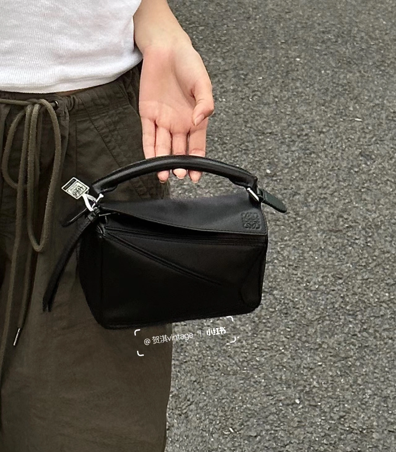 Low-cost Loewe Puzzle Bags