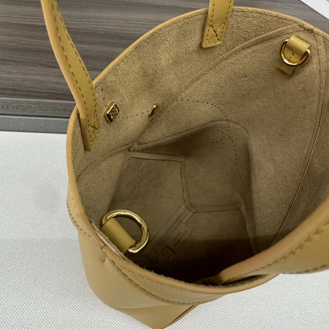 Budget-friendly Loewe Puzzle Bags