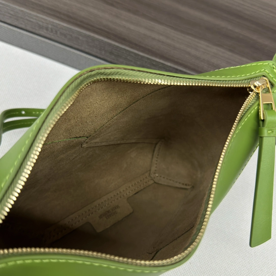 Inexpensive Loewe Puzzle Bags
