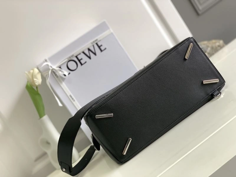 Indistinguishable Loewe Puzzle Bags