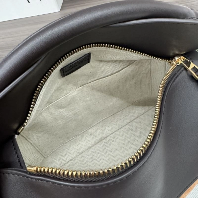Low-cost Loewe Puzzle Bags