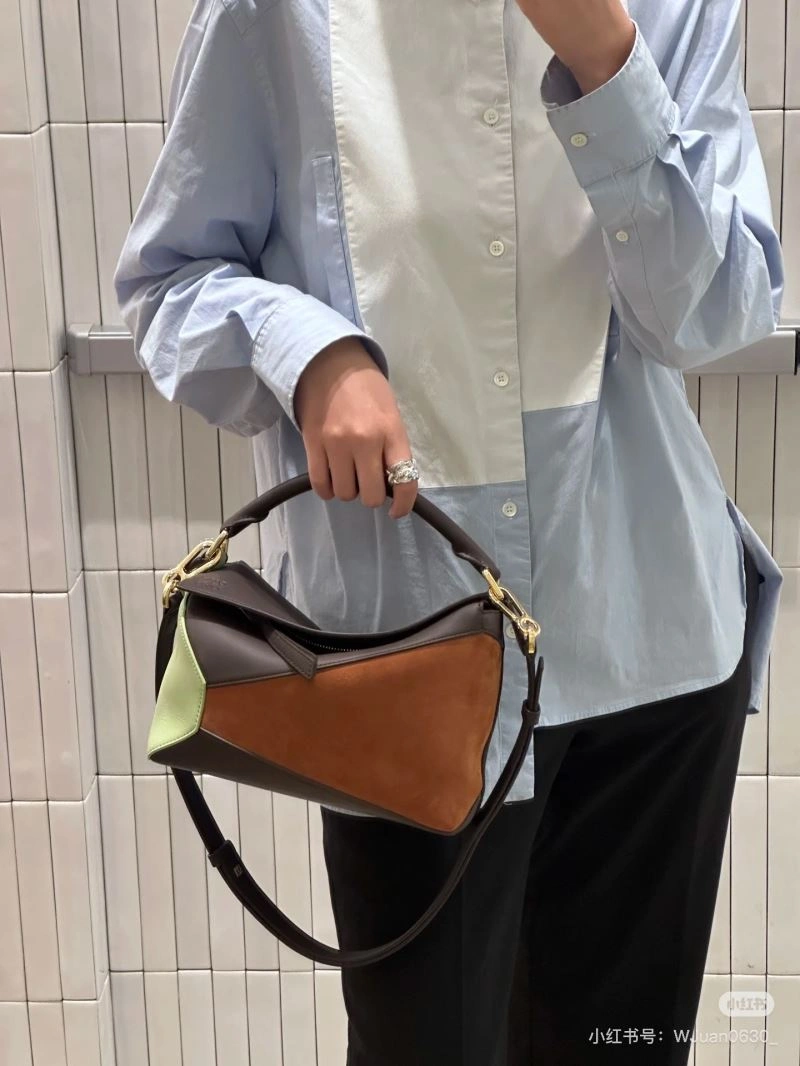 Low-cost Loewe Puzzle Bags