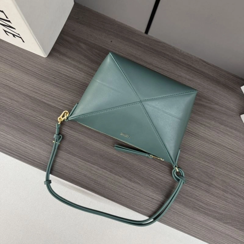 Accurate model Loewe Puzzle Bags