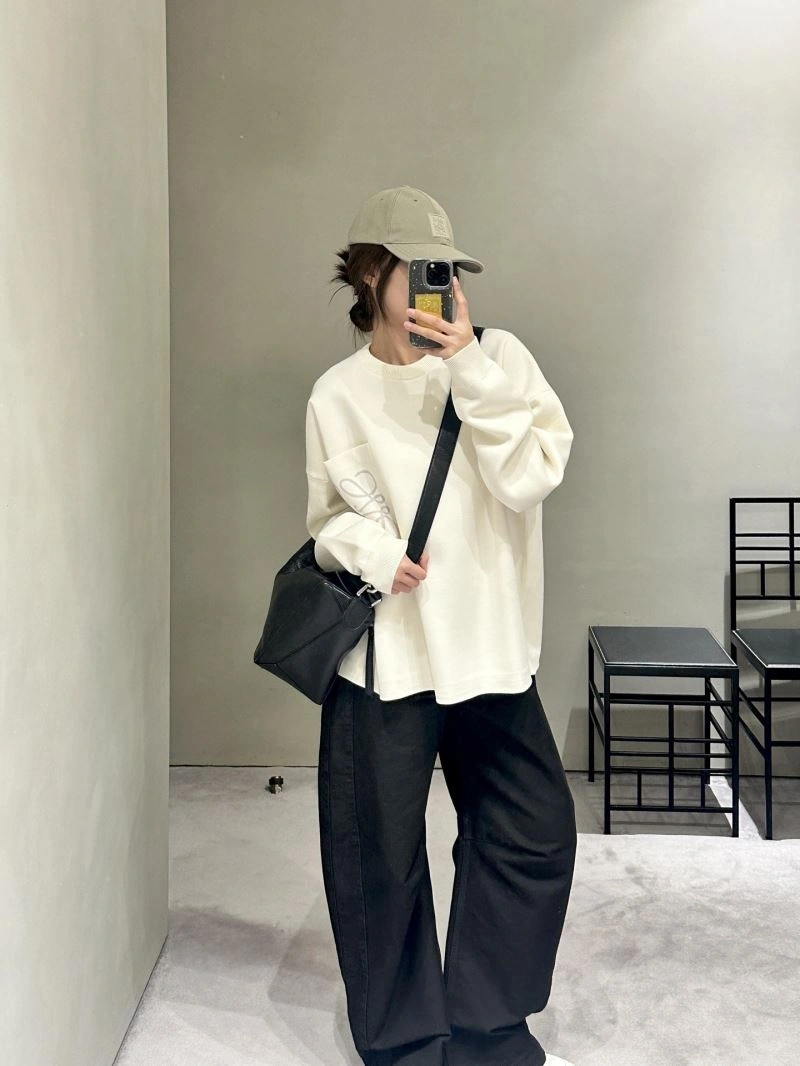 Accurate model Loewe Puzzle Bags