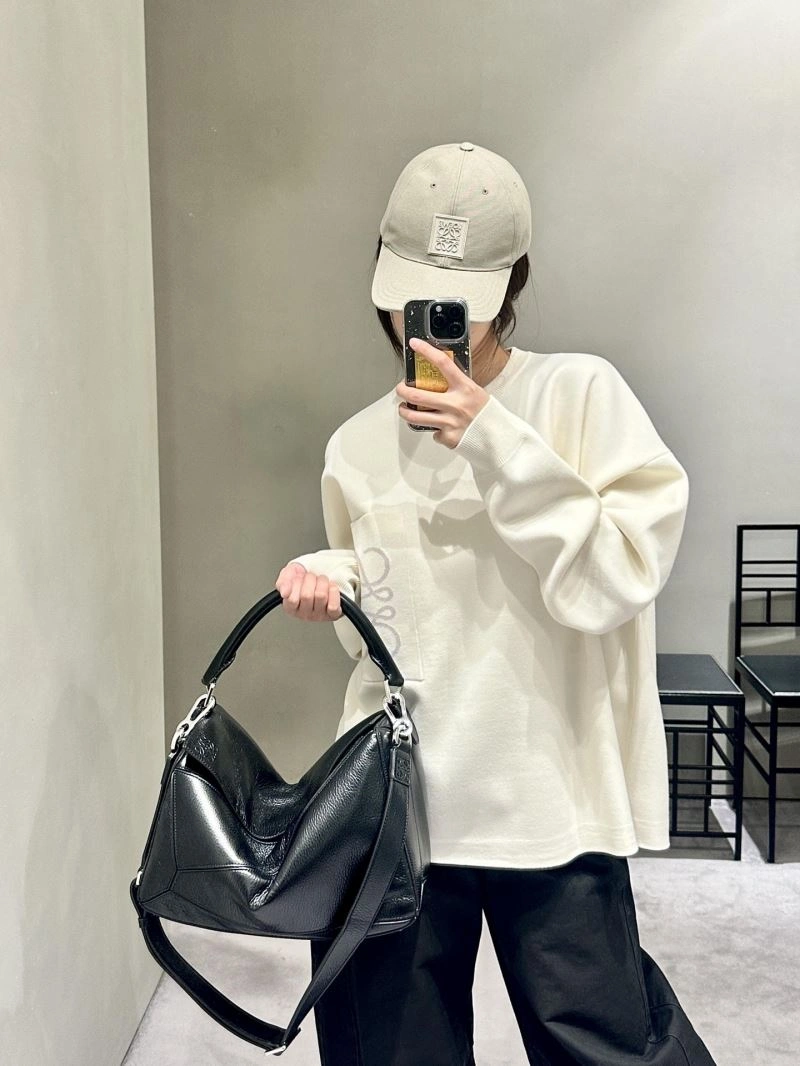 Accurate model Loewe Puzzle Bags