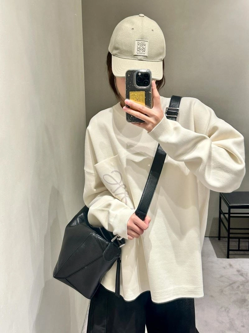 Accurate model Loewe Puzzle Bags