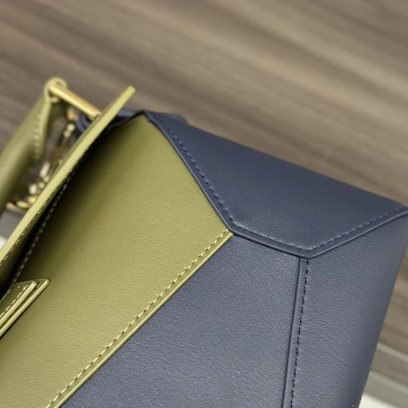 Accurate model Loewe Puzzle Bags