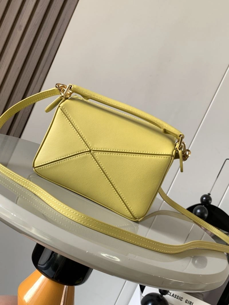 Accurate model Loewe Puzzle Bags
