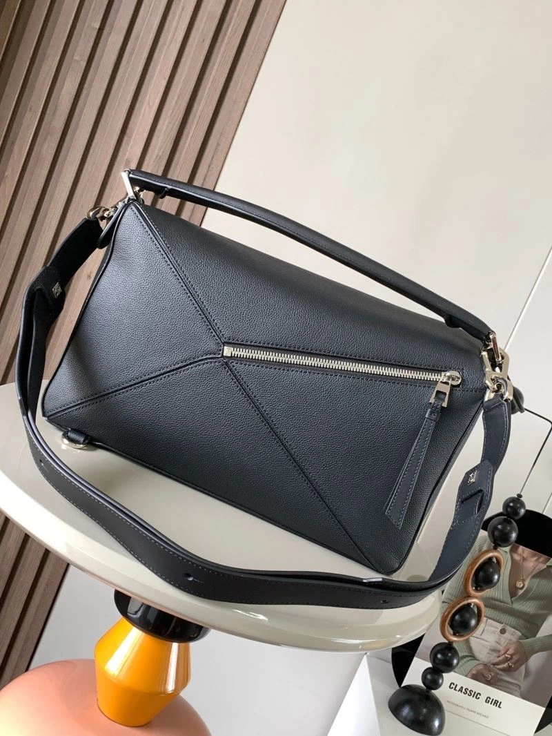 Low-cost Loewe Puzzle Bags