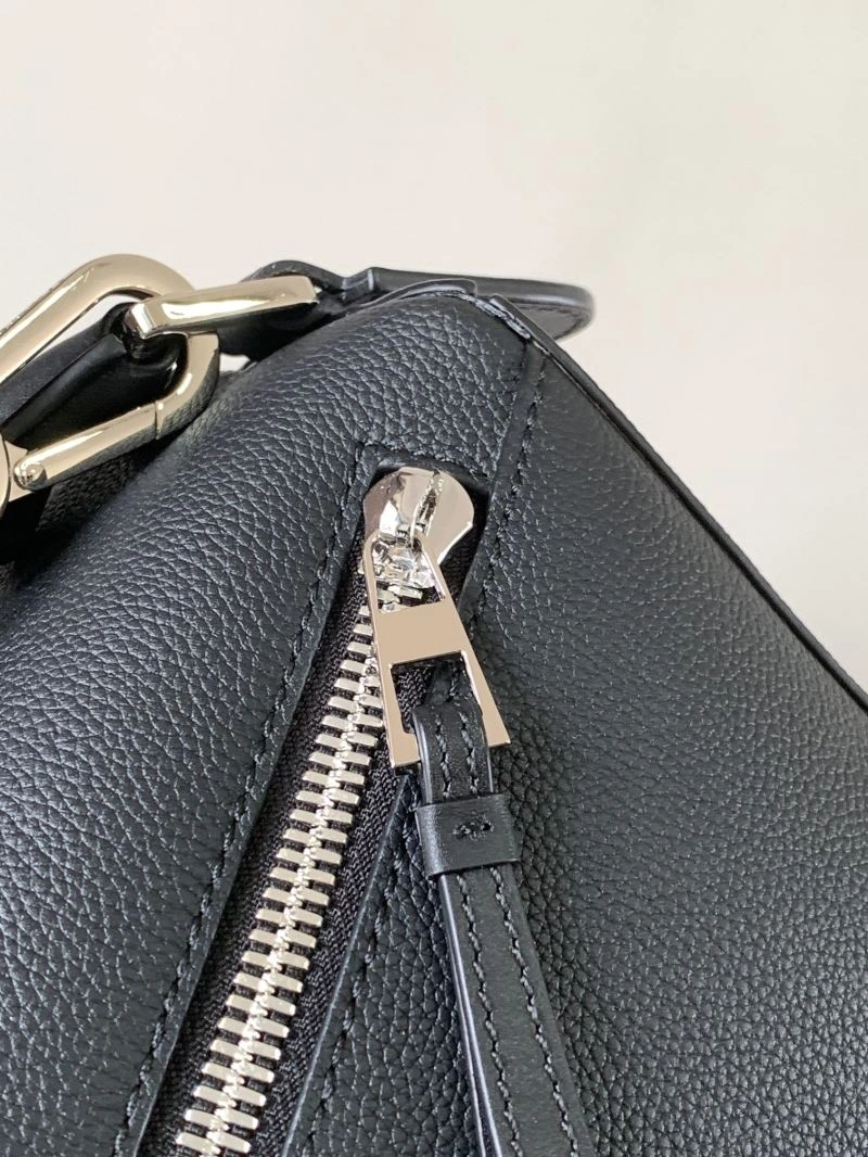 Low-cost Loewe Puzzle Bags