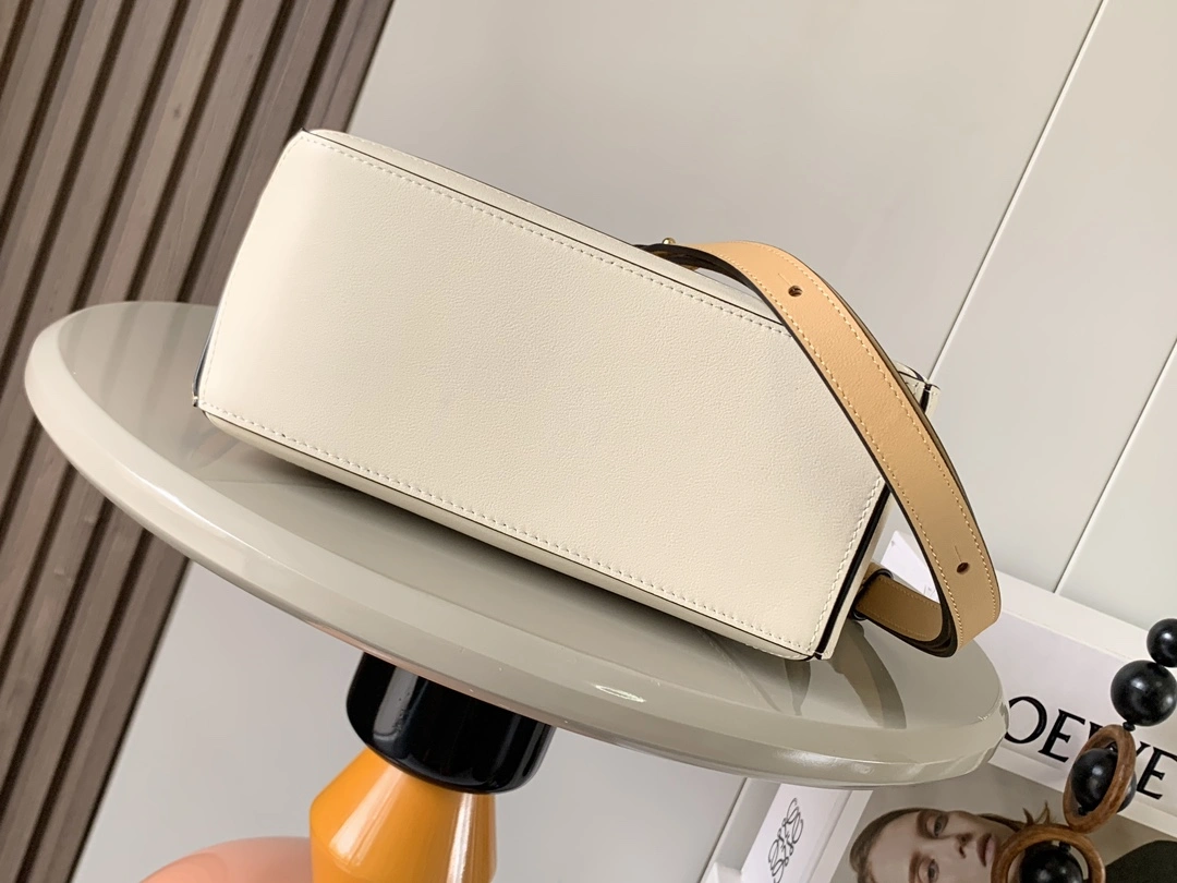 Cut-rate Loewe Puzzle Bags