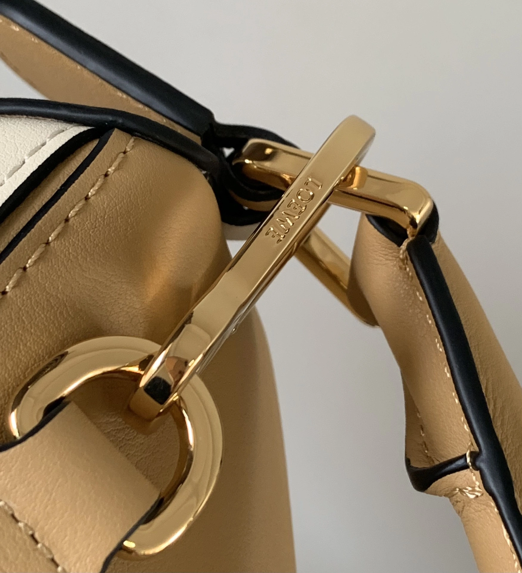 Cut-rate Loewe Puzzle Bags