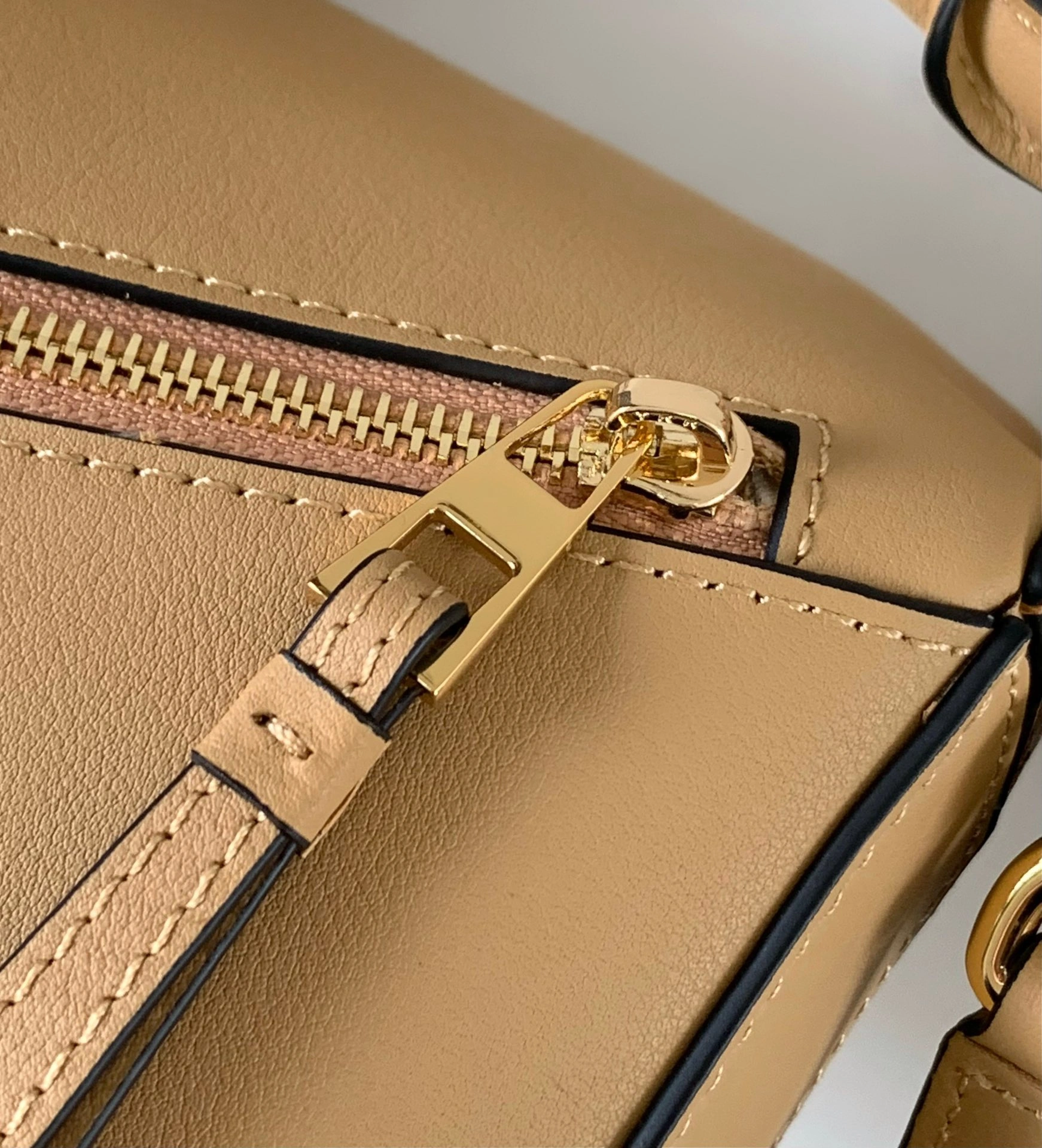 Cut-rate Loewe Puzzle Bags