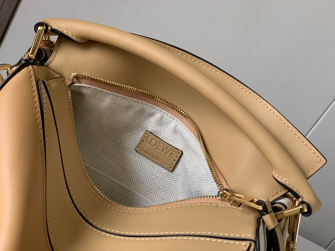 Cut-rate Loewe Puzzle Bags