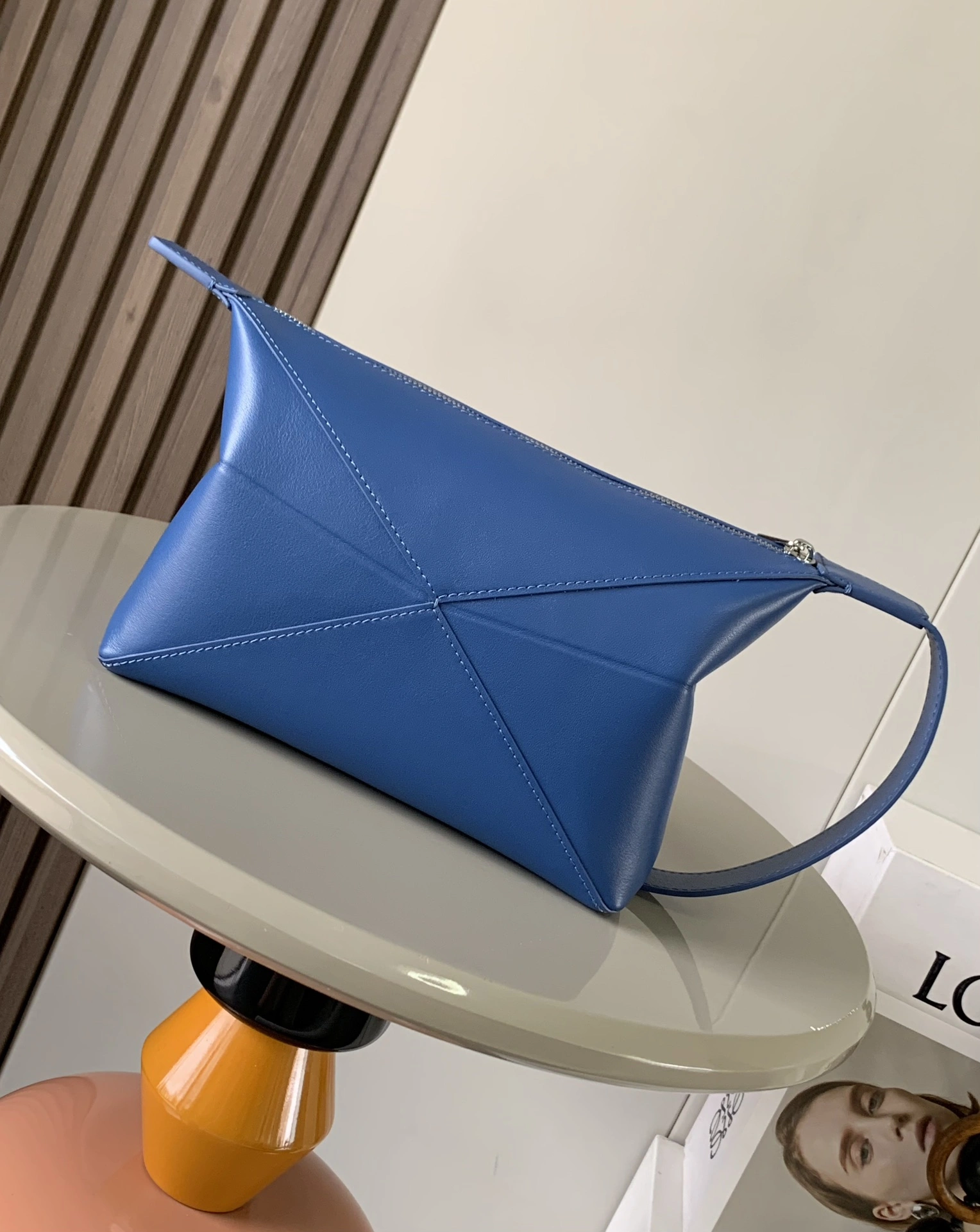 Indistinguishable Loewe Puzzle Bags