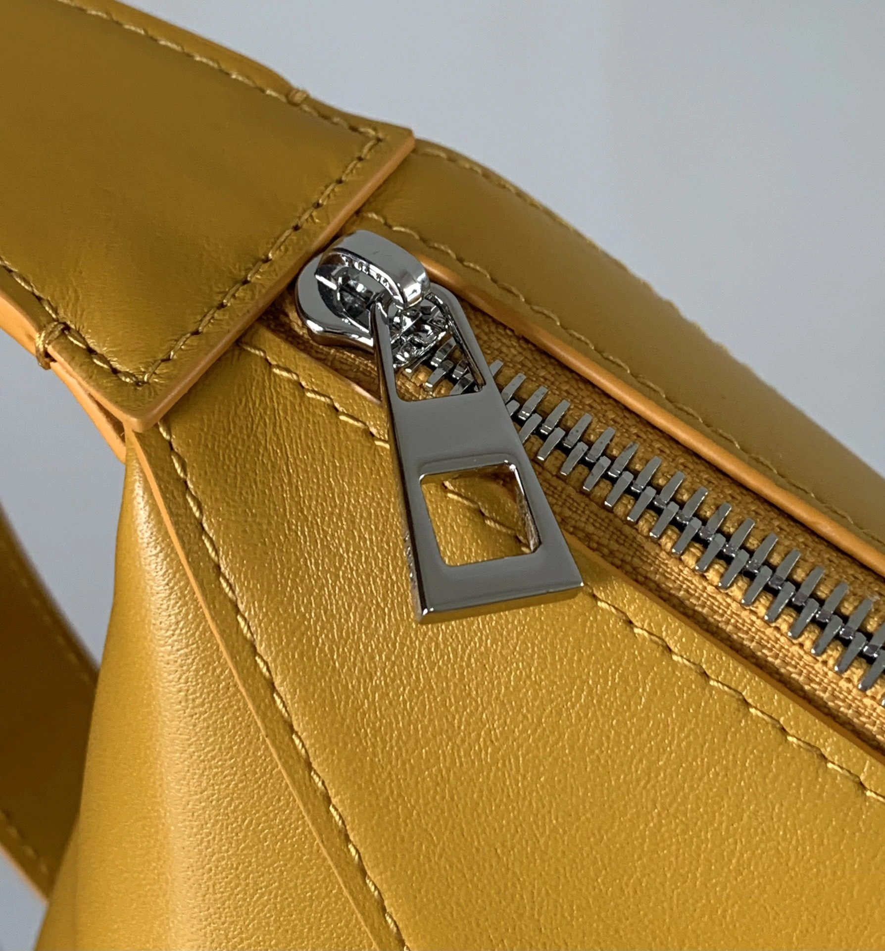 Bargain Loewe Puzzle Bags