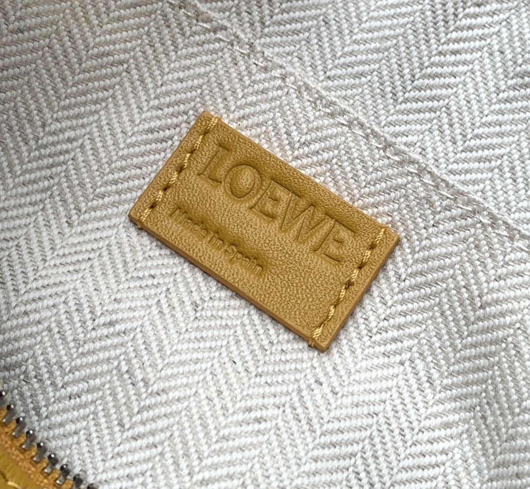 Bargain Loewe Puzzle Bags