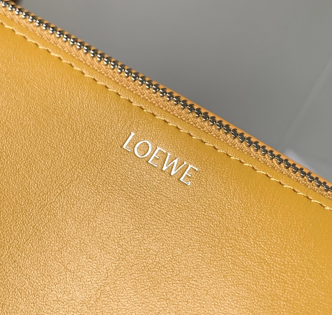 Bargain Loewe Puzzle Bags