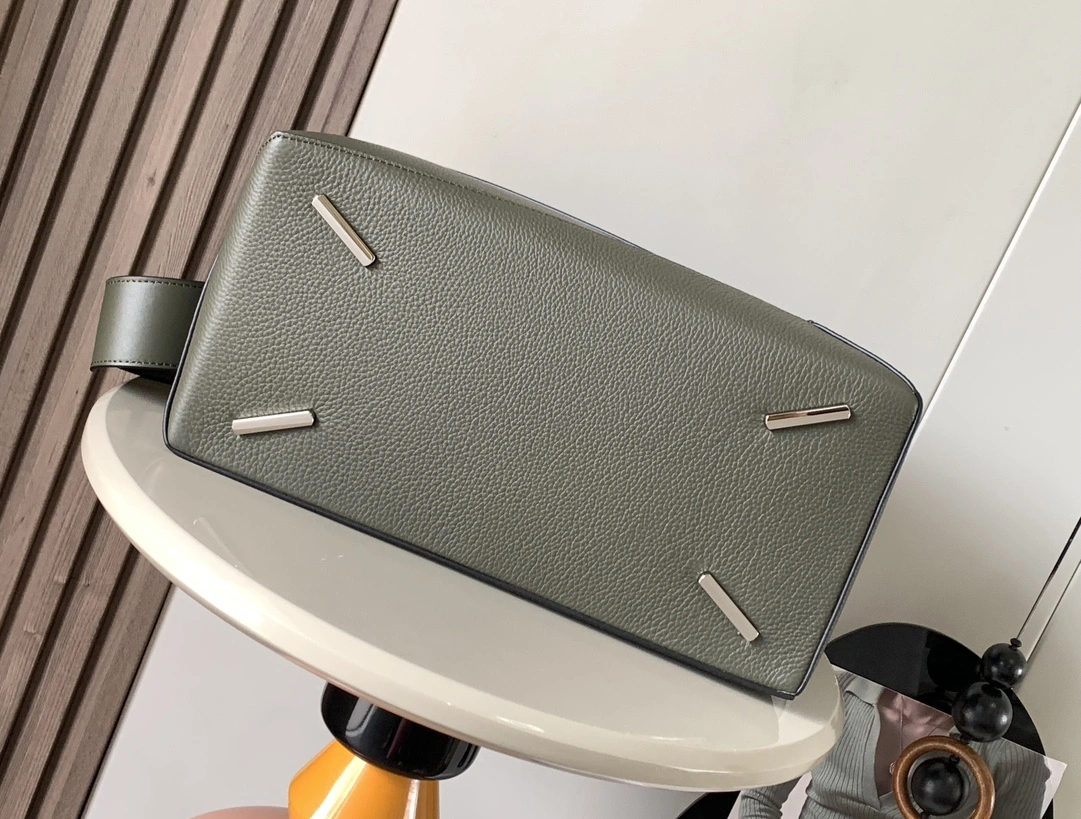 Budget-friendly Loewe Puzzle Bags