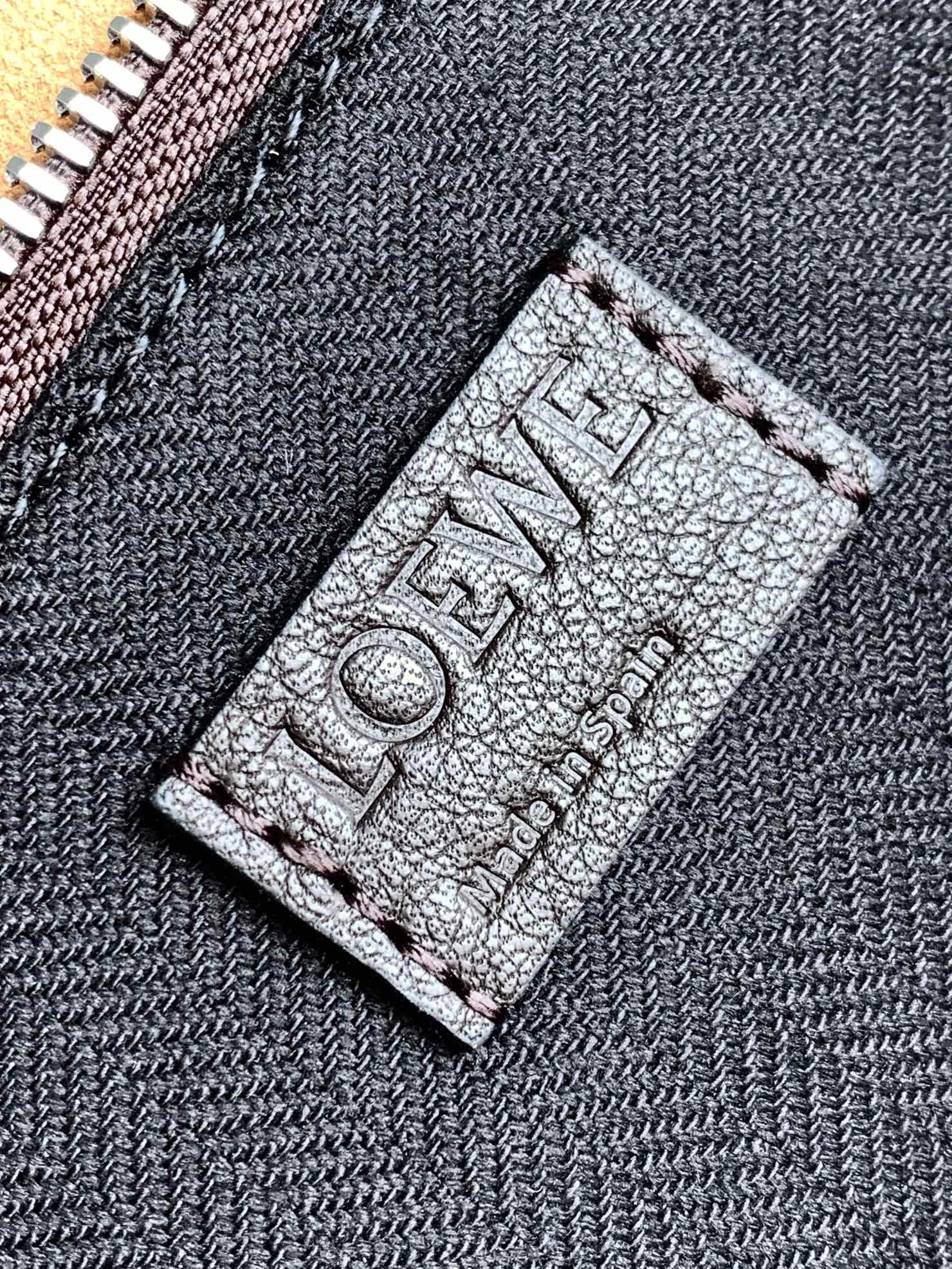 Accurate model Loewe Puzzle Bags