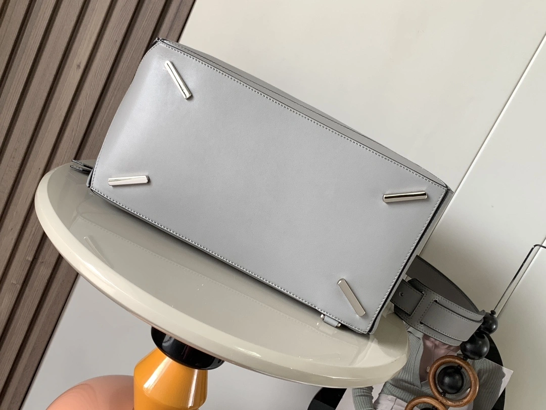 High fidelity Loewe Puzzle Bags