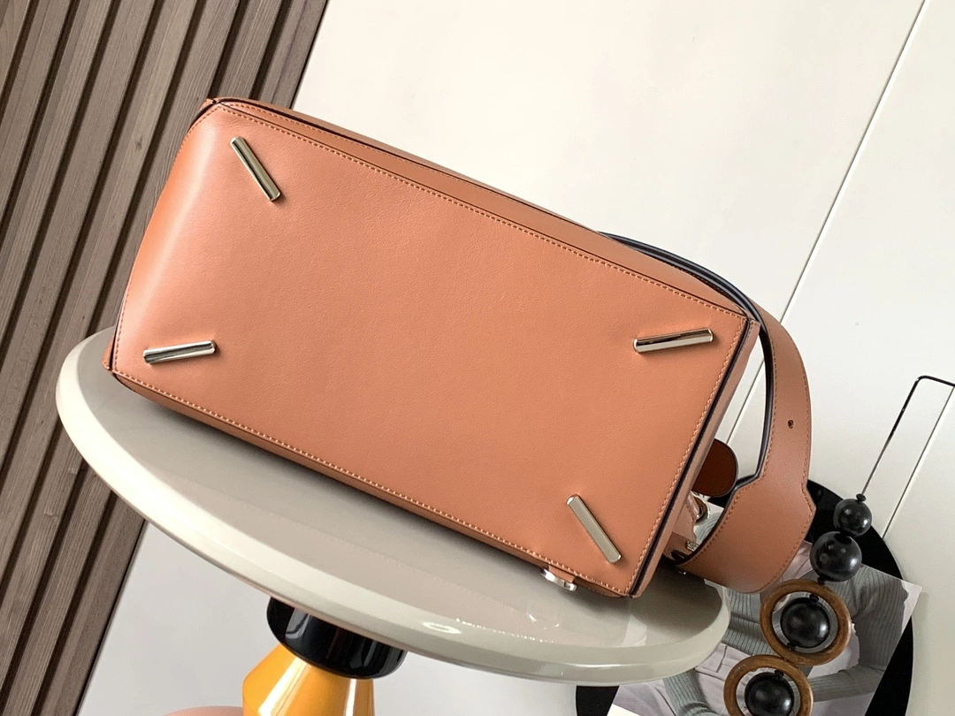Top mirror Loewe Puzzle Bags