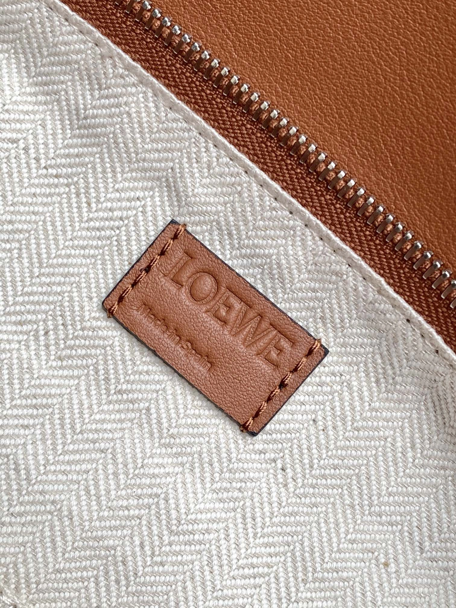 Mirror quality Loewe Puzzle Bags