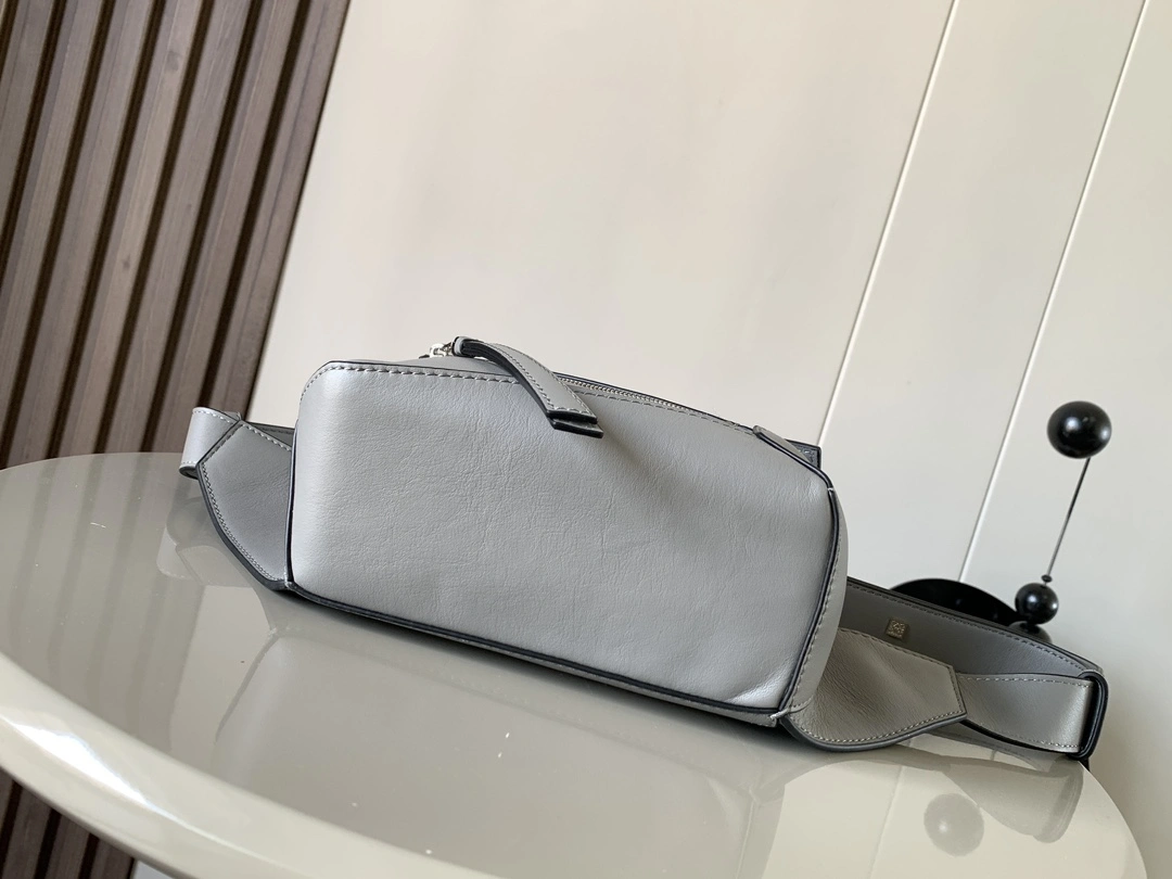 Top mirror Loewe Puzzle Bags