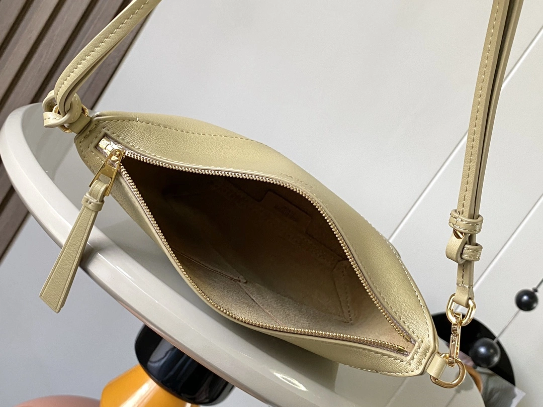 Budget-friendly Loewe Puzzle Bags