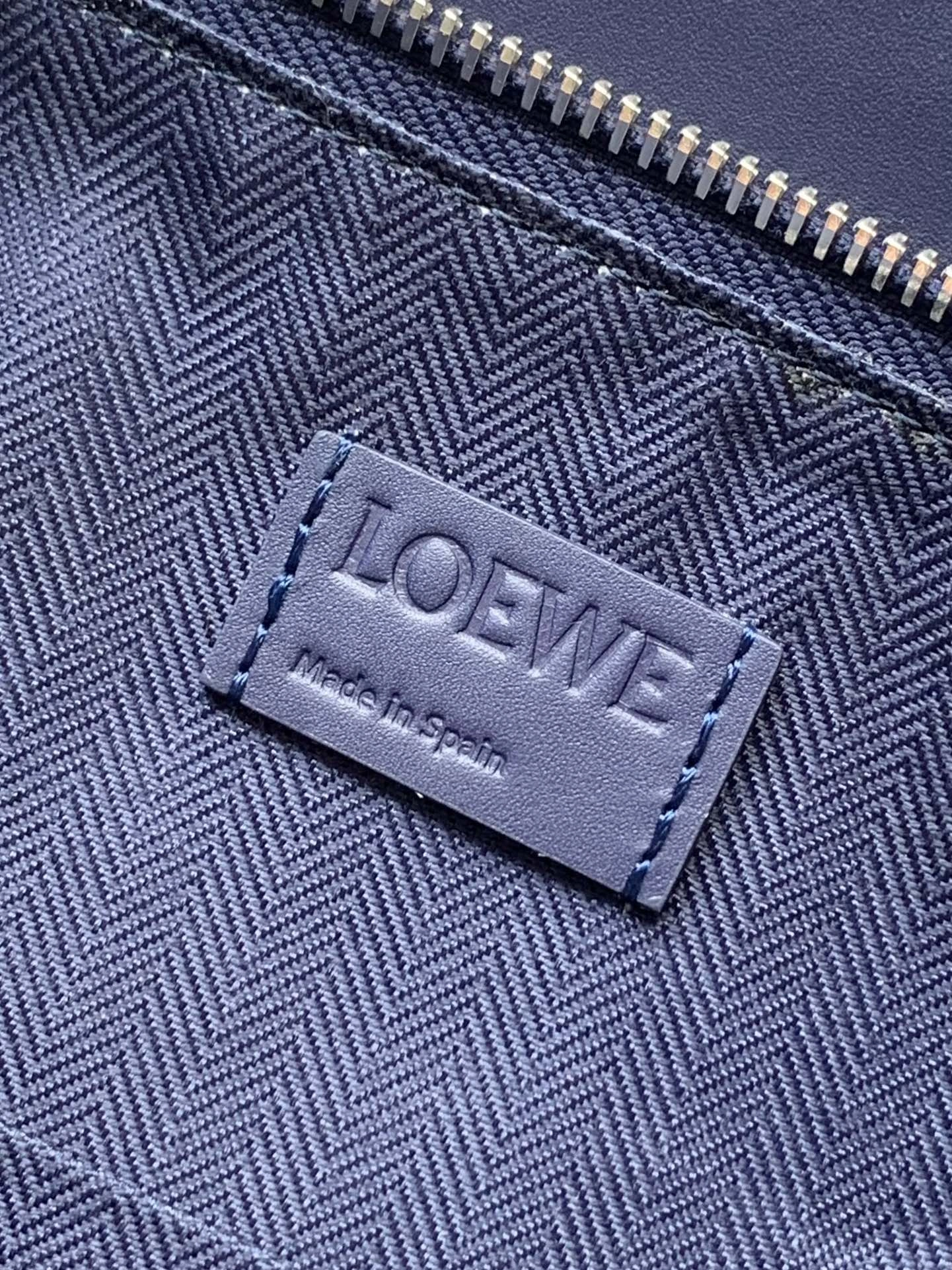 Cut-rate Loewe Puzzle Bags
