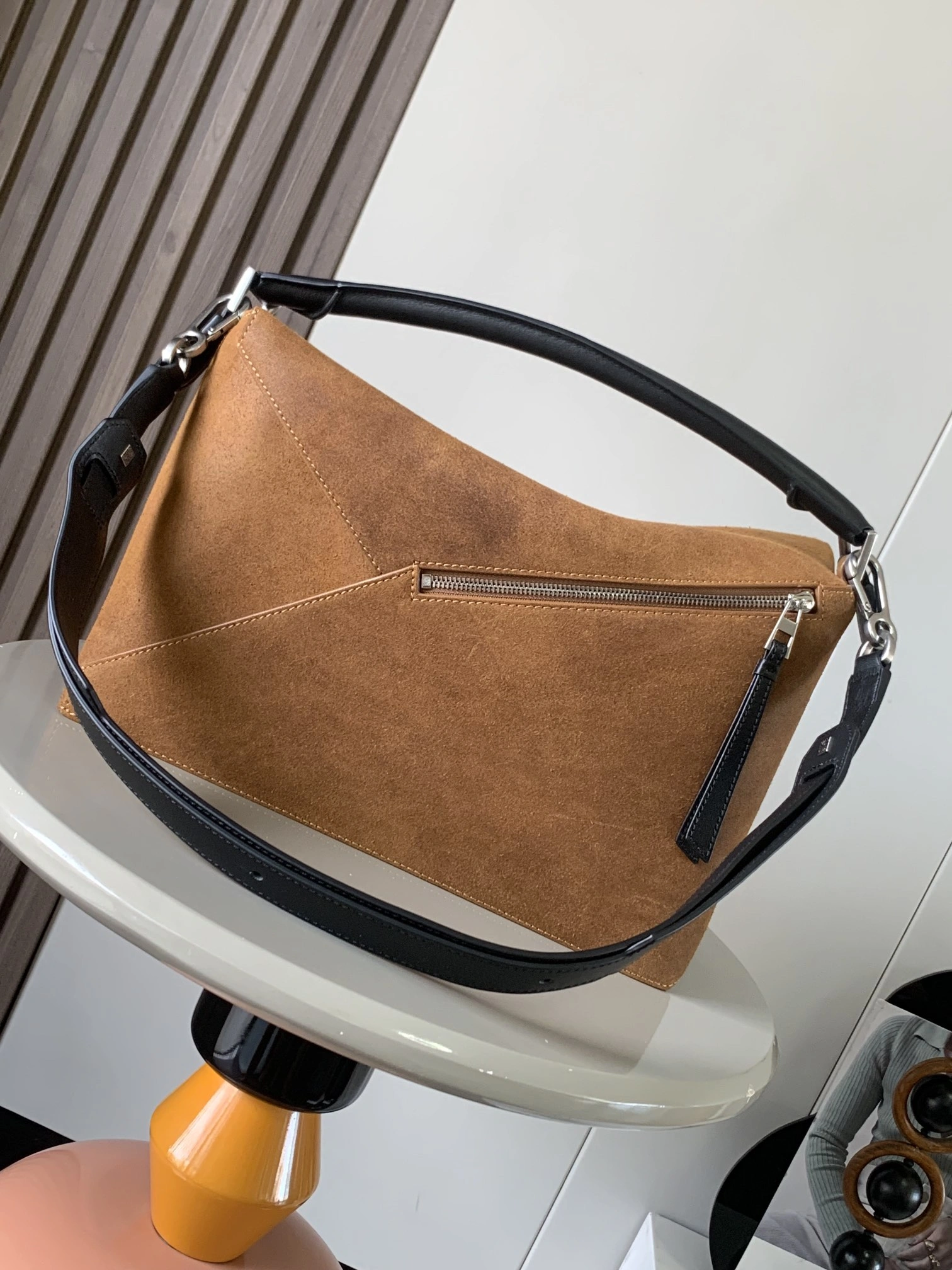 Low-cost Loewe Puzzle Bags