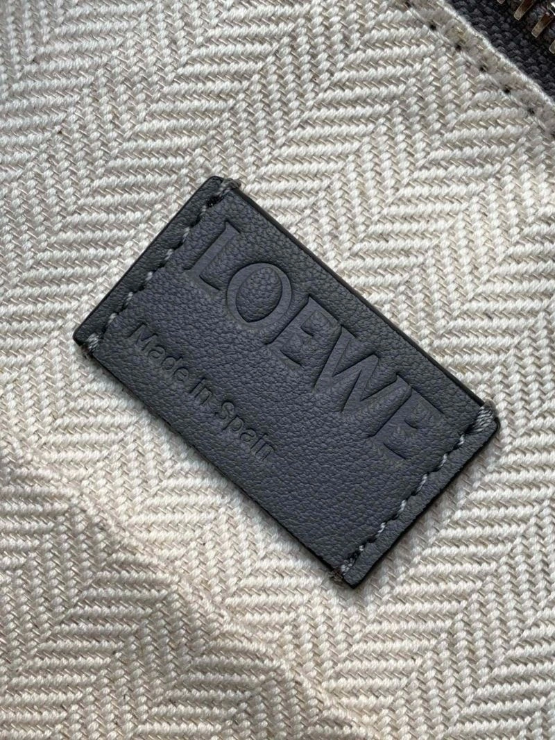 Bargain Loewe Puzzle Bags