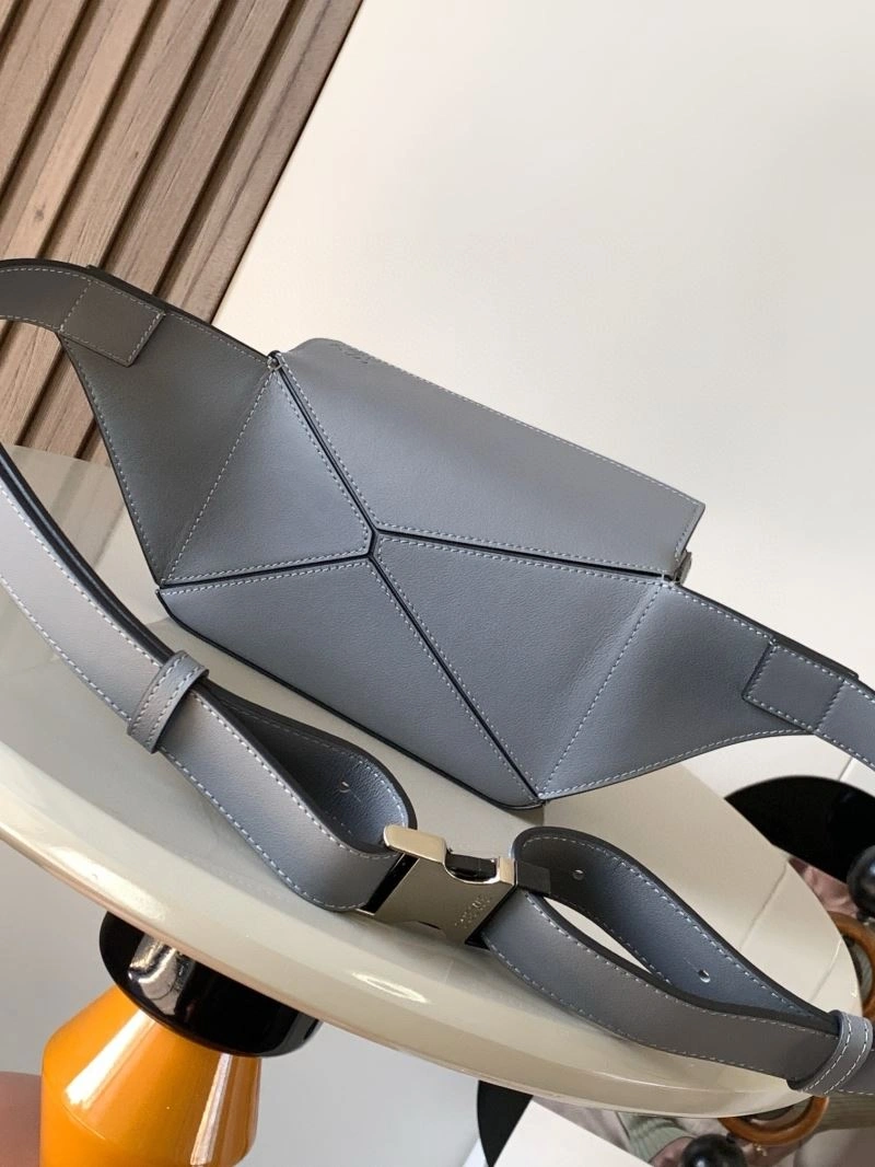 Low-cost Loewe Puzzle Bags