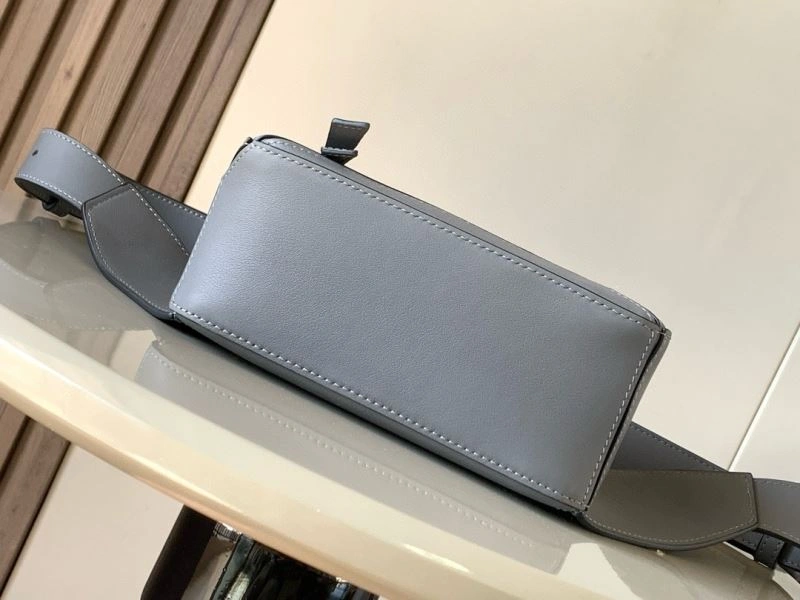 Low-cost Loewe Puzzle Bags