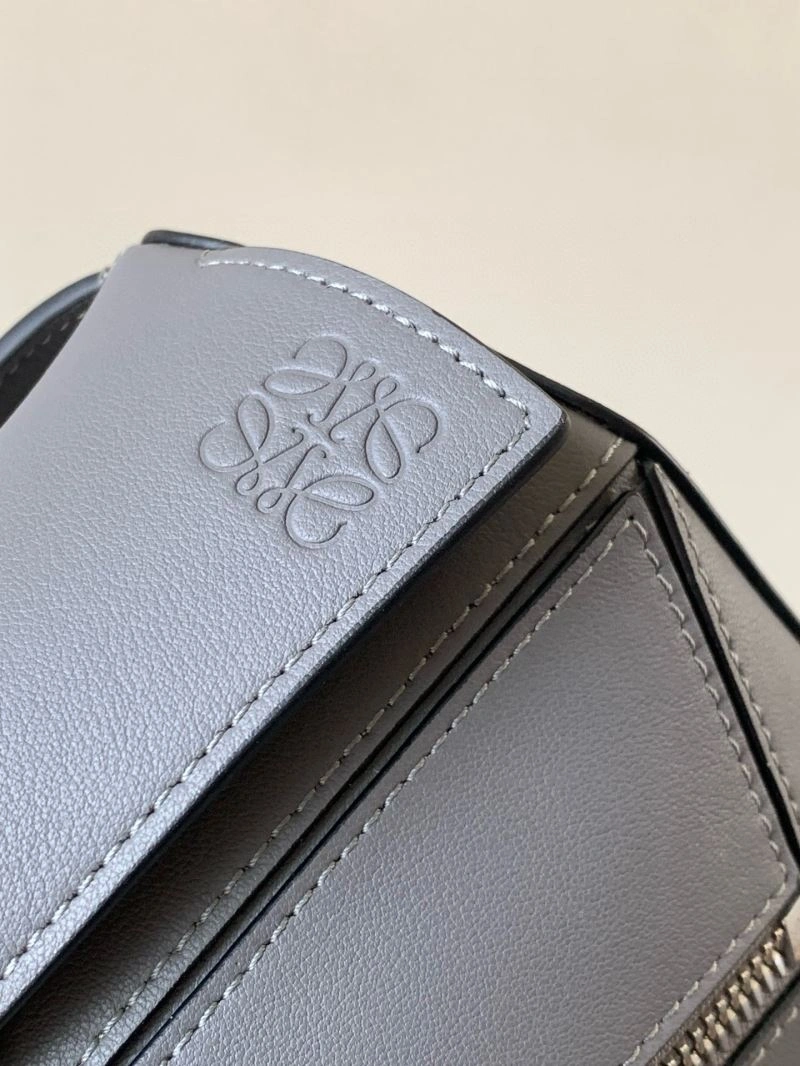 Low-cost Loewe Puzzle Bags