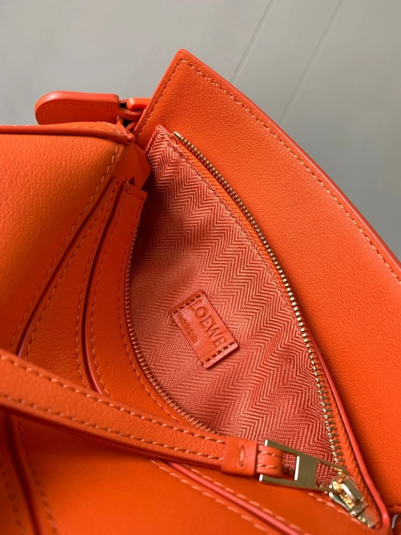 Low-cost Loewe Puzzle Bags