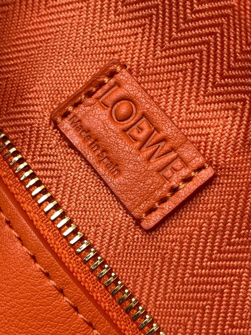Low-cost Loewe Puzzle Bags