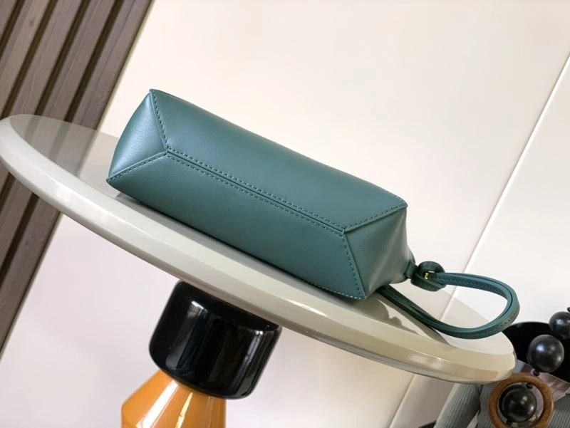 Accurate model Loewe Puzzle Bags