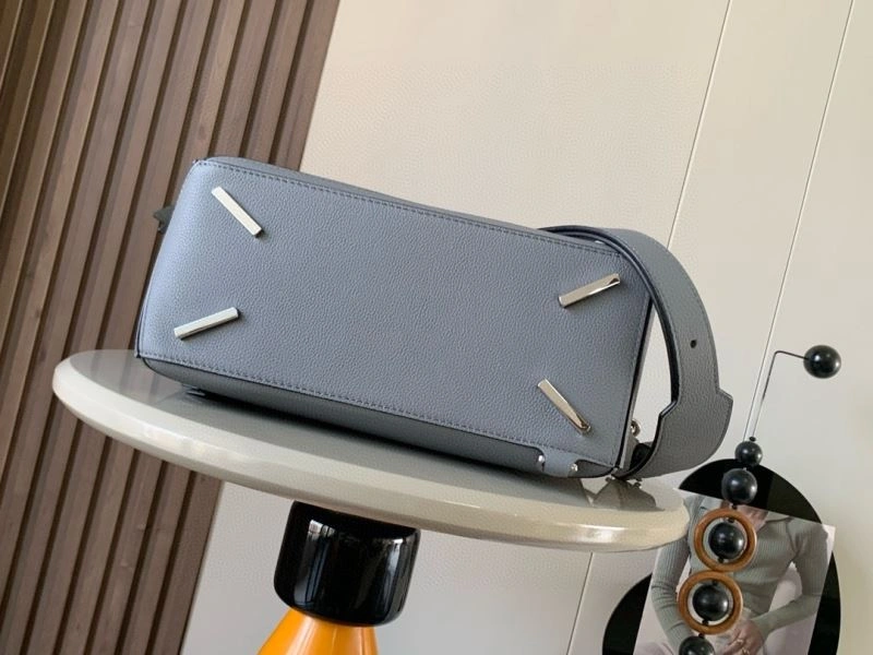 Low-cost Loewe Puzzle Bags