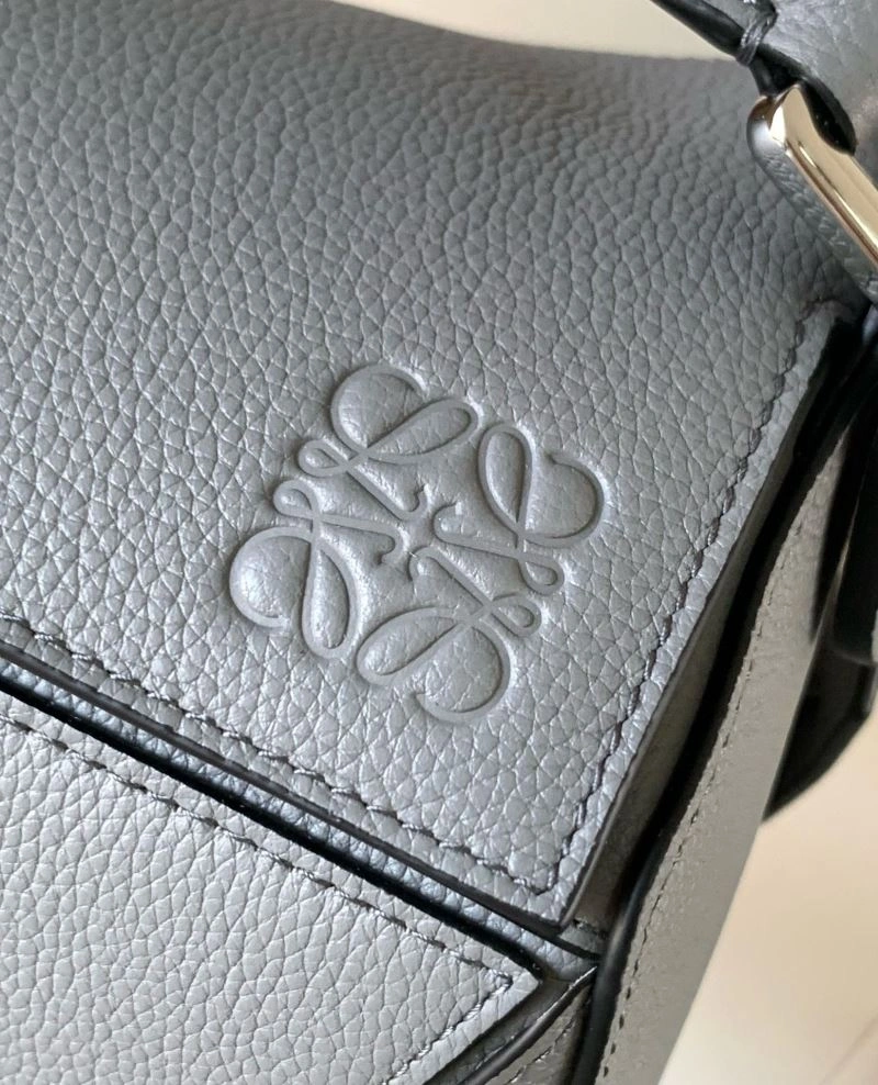 Low-cost Loewe Puzzle Bags