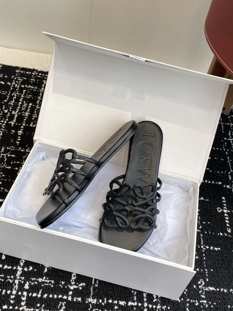 Accurate model Loewe Sandals