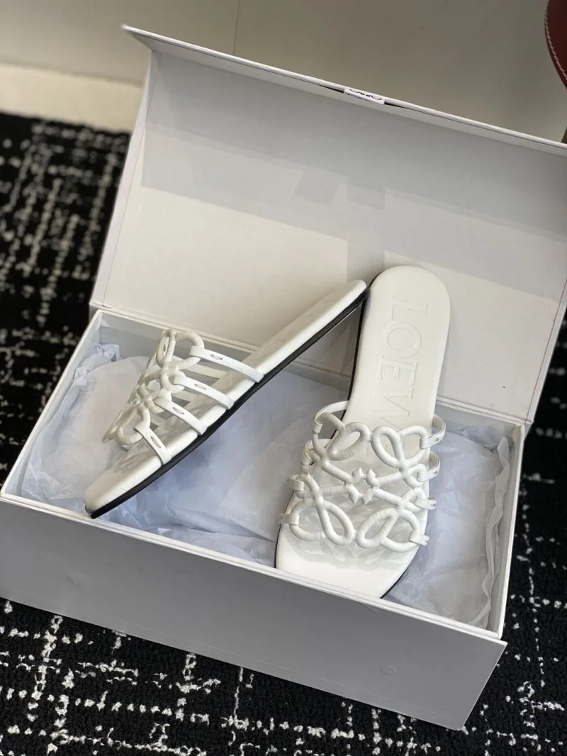 Low-cost Loewe Sandals