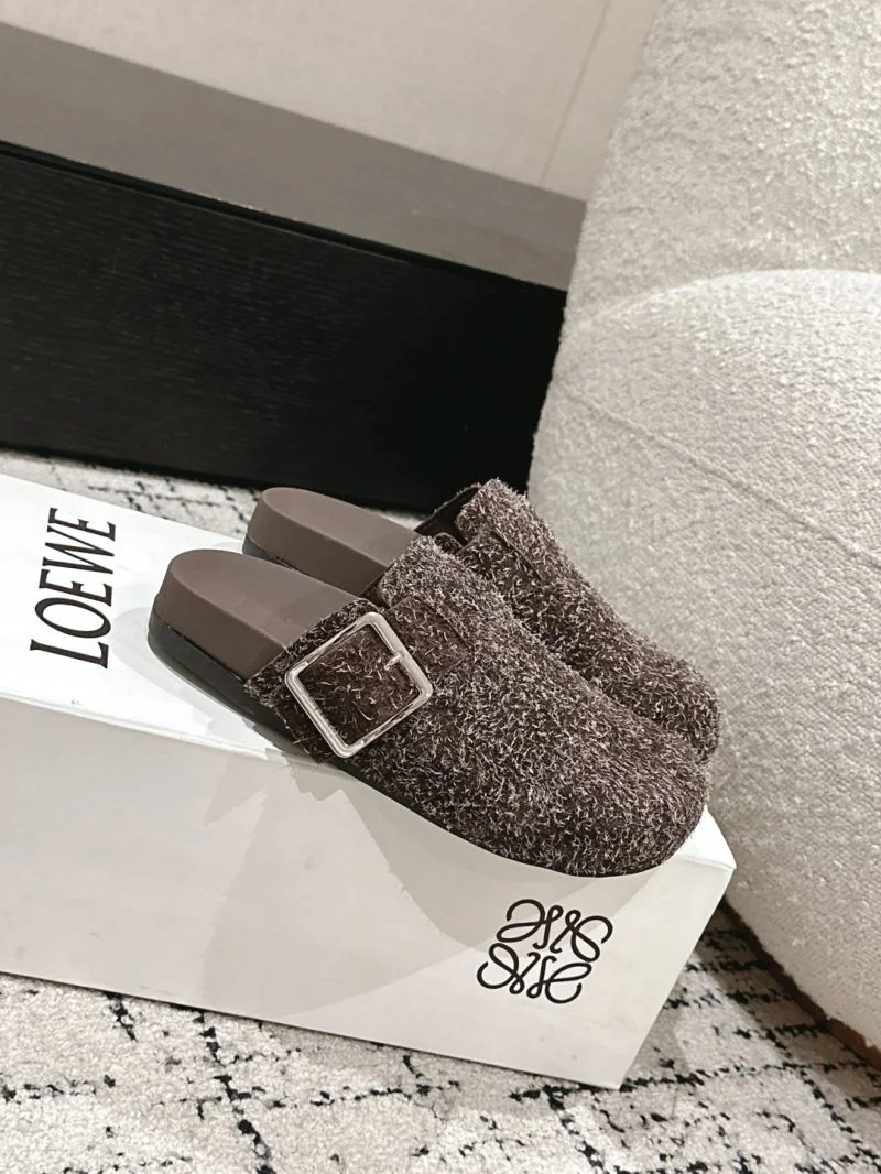 Accurate model Loewe Sandals