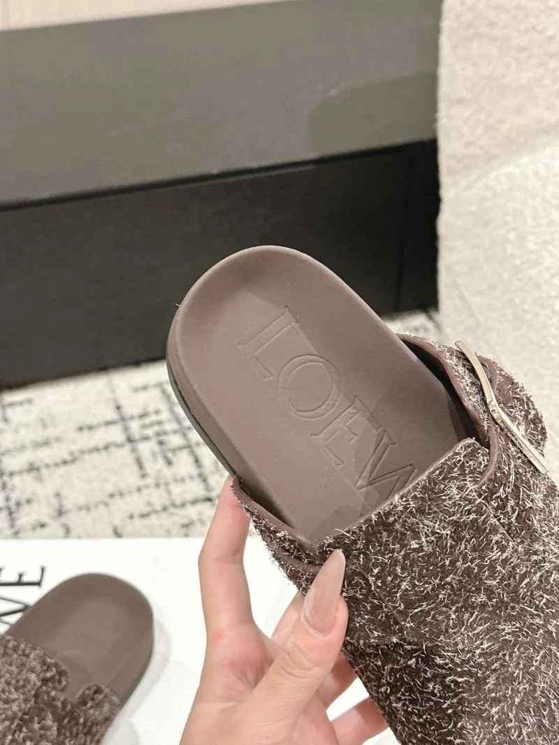 Accurate model Loewe Sandals